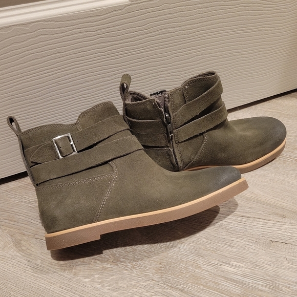 UGG | Shoes | New Ugg Leather Boots | Poshmark